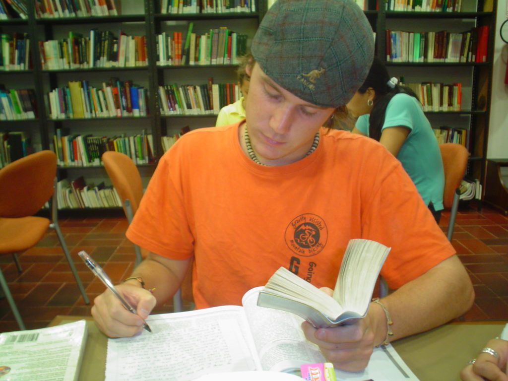 How to Learn Spanish: An Introduction to Study Methods - The Travelling ...